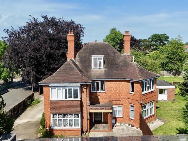1 bedroom maisonette for sale