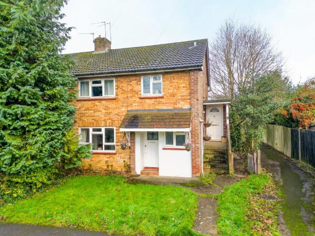 1 bedroom maisonette for sale