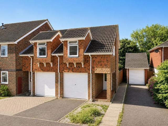 1 bedroom maisonette for sale