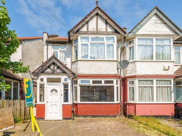 1 bedroom maisonette for sale
