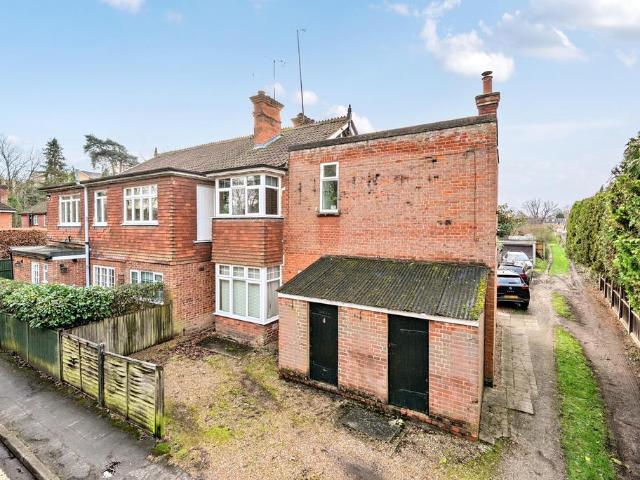 1 bedroom maisonette for sale