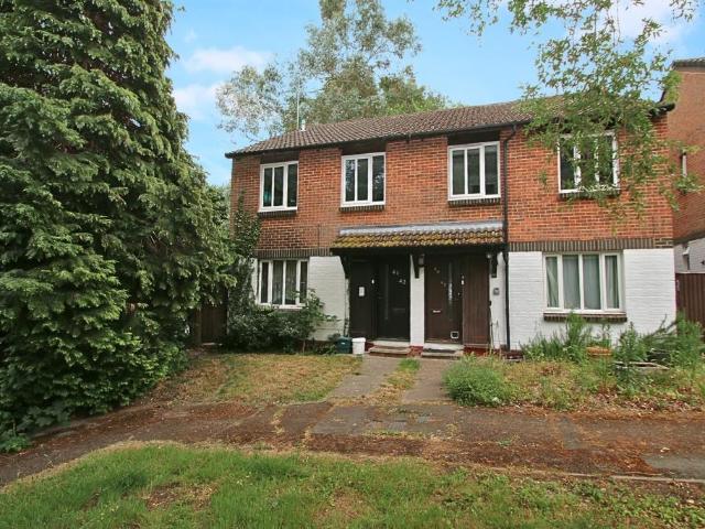 1 bedroom maisonette for sale