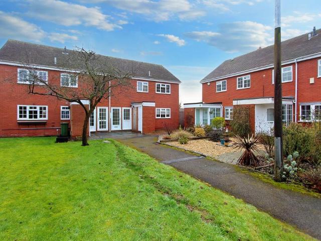 1 bedroom maisonette for sale