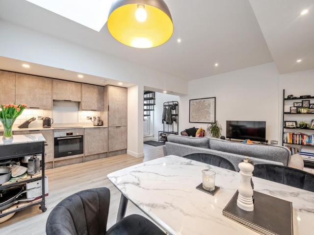 1 bedroom maisonette for sale