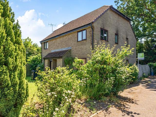 1 bedroom maisonette for sale