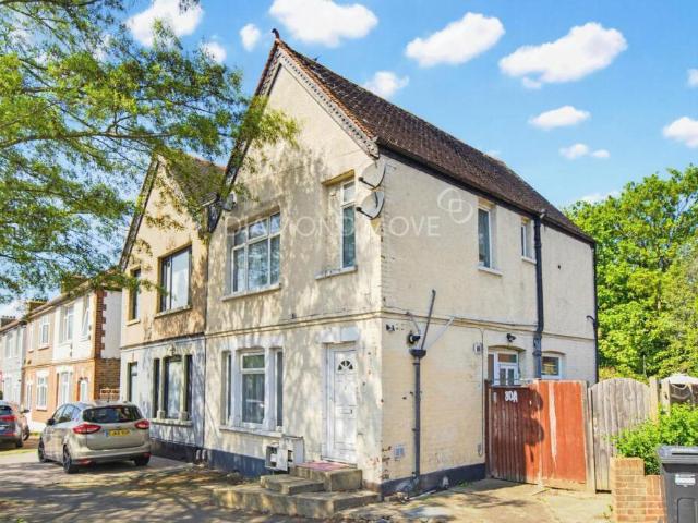 1 bedroom maisonette for sale
