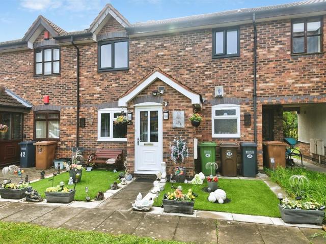 1 bedroom maisonette for sale