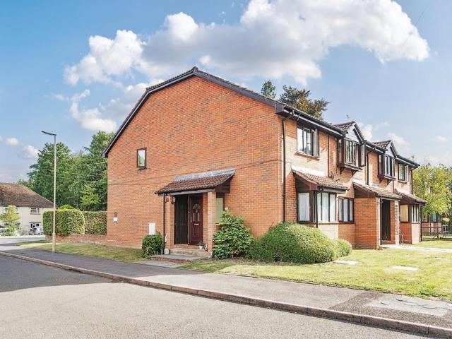 1 bedroom maisonette for sale