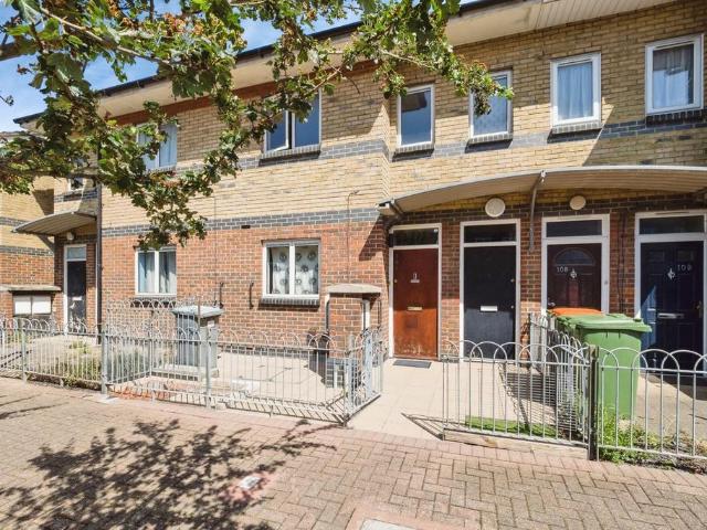 1 bedroom maisonette for sale
