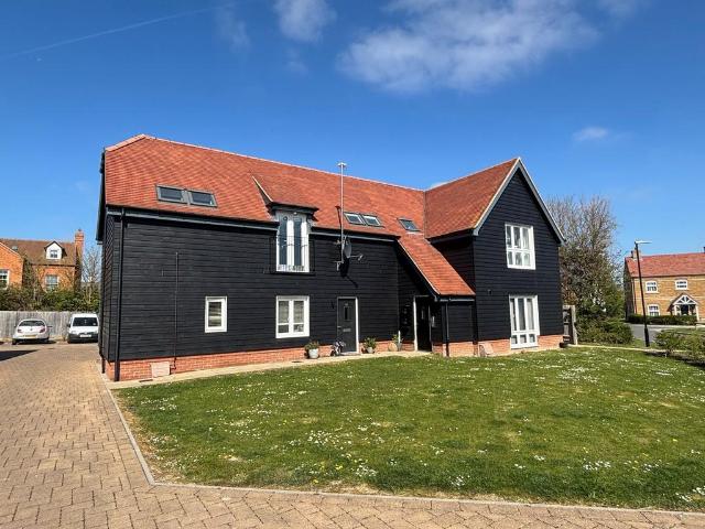 1 bedroom maisonette for sale