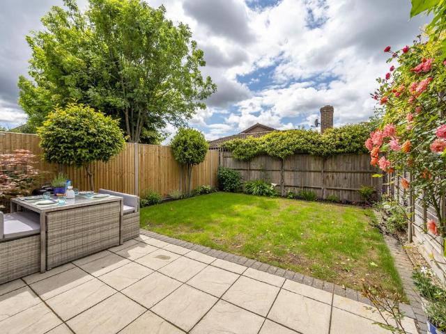 1 bedroom maisonette for sale