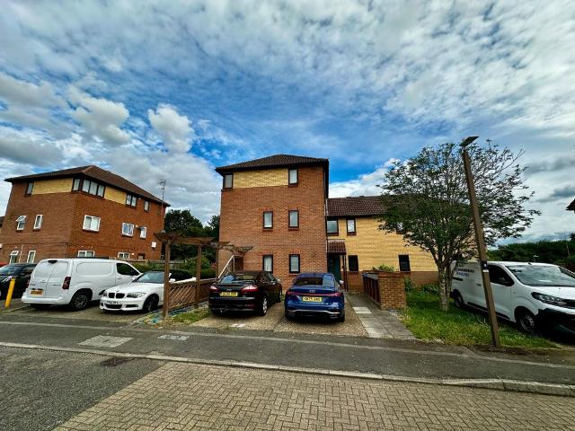 1 bedroom maisonette for sale