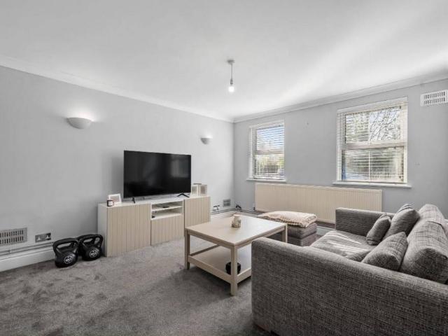 1 bedroom maisonette for sale