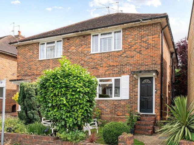 1 bedroom maisonette for sale