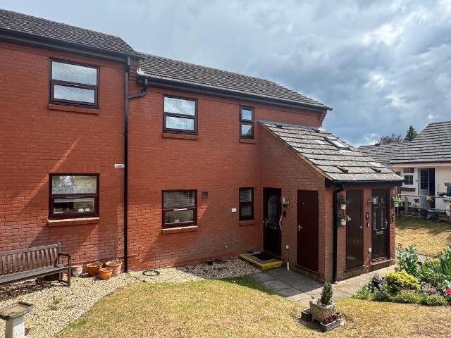 1 bedroom maisonette for sale