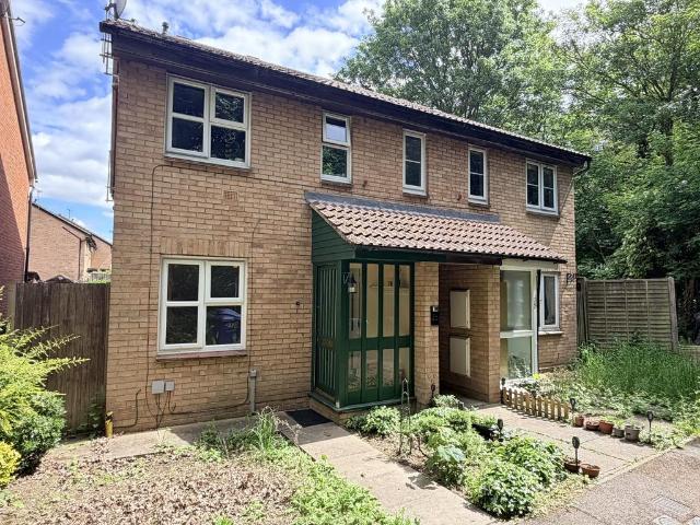 1 bedroom maisonette for sale