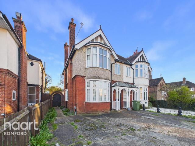 1 bedroom maisonette for sale