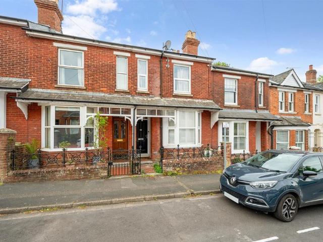 1 bedroom maisonette for sale