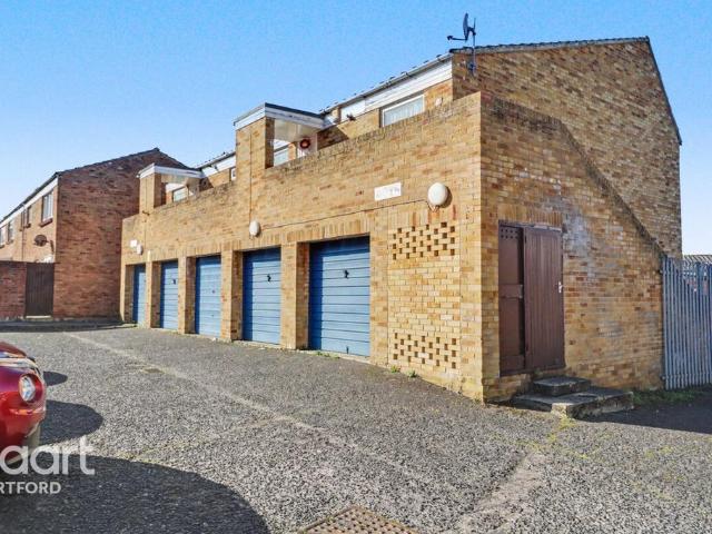 1 bedroom maisonette for sale