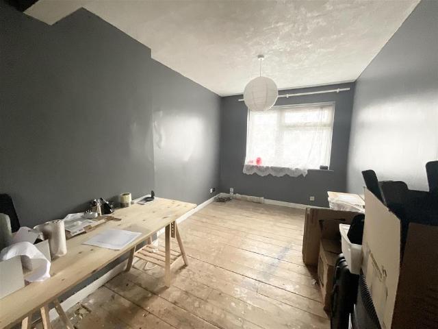 1 bedroom maisonette for sale