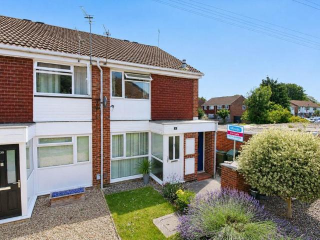 1 bedroom maisonette for sale