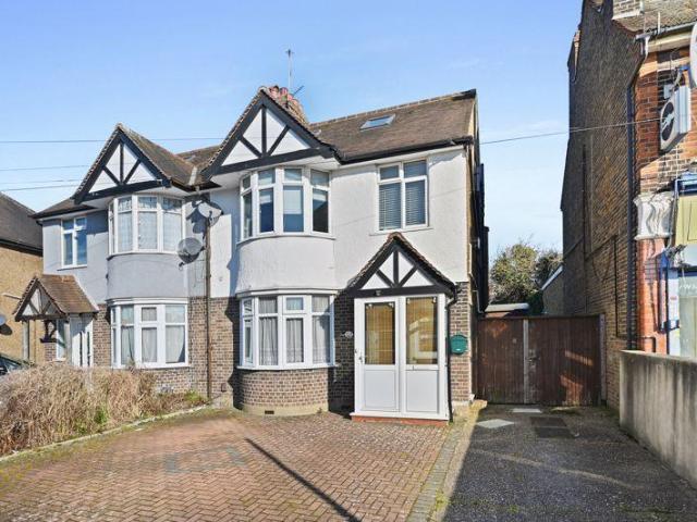 1 bedroom maisonette for sale