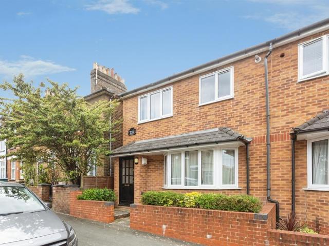 1 bedroom maisonette for sale