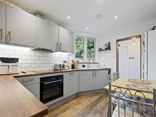 1 bedroom maisonette for sale