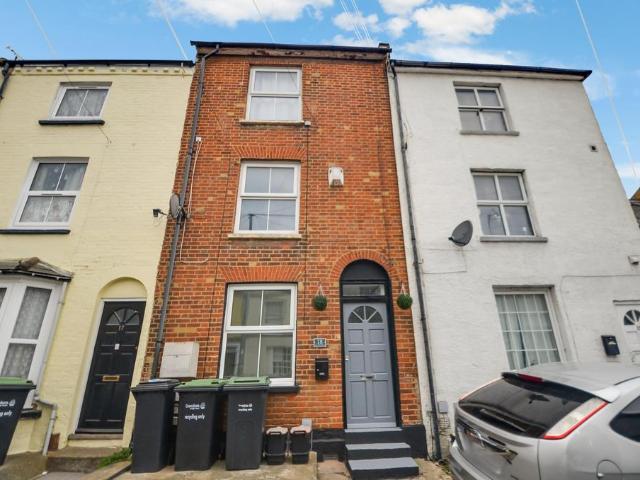 1 bedroom maisonette for sale