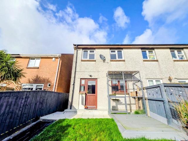 1 bedroom maisonette for sale