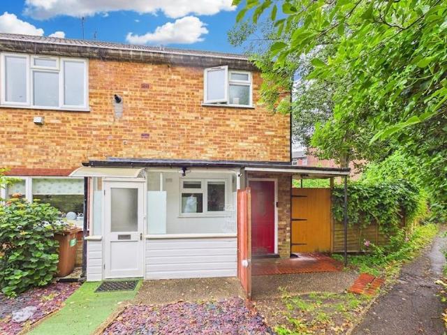 1 bedroom maisonette for sale