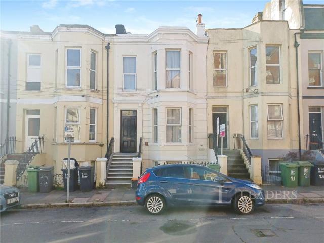1 bedroom maisonette for sale