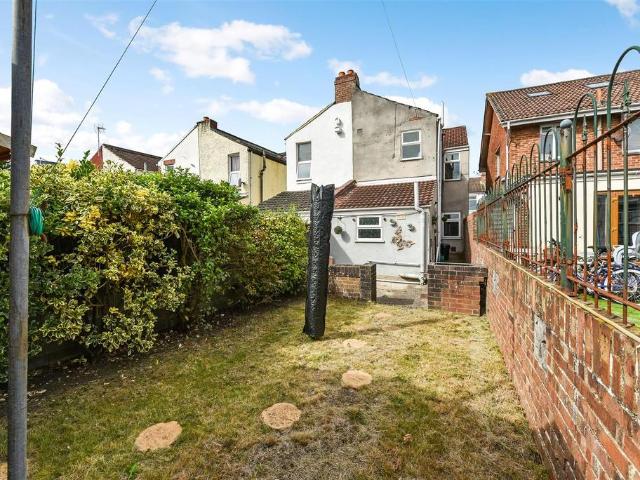 1 bedroom maisonette for sale