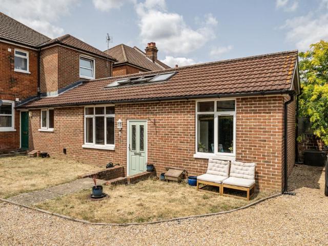 1 bedroom maisonette for sale