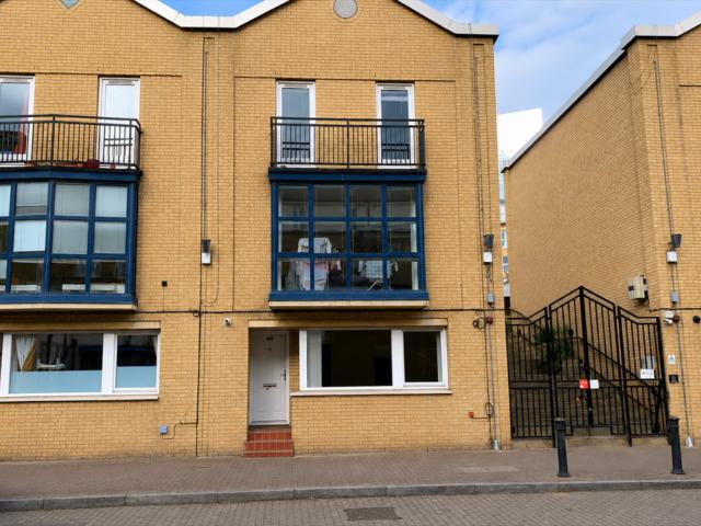 1 bedroom maisonette for sale