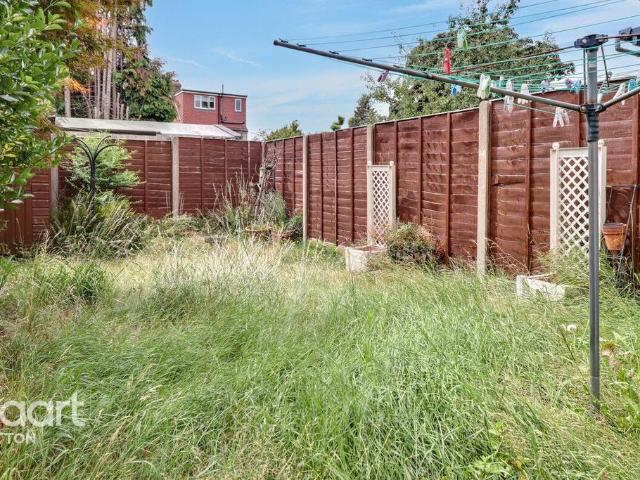 1 bedroom maisonette for sale