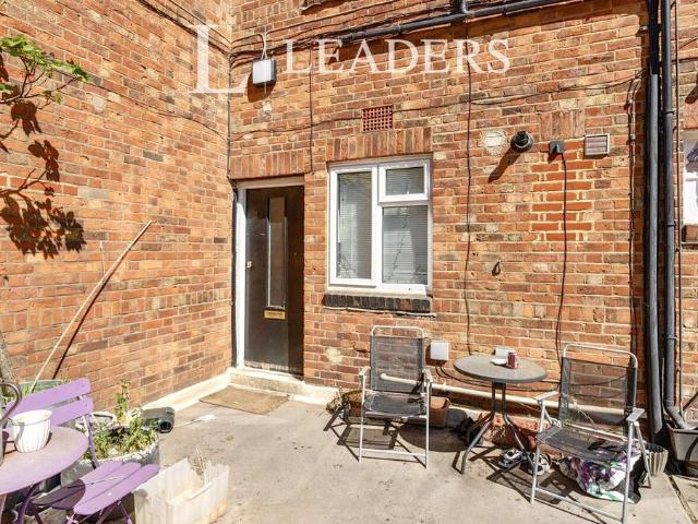 1 bedroom maisonette for sale