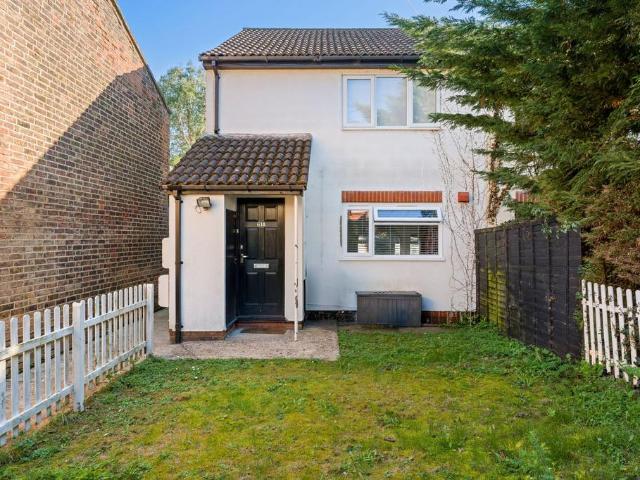 1 bedroom maisonette for sale