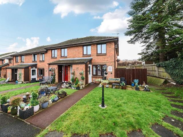 1 bedroom maisonette for sale