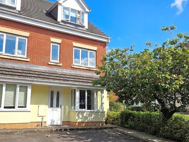 1 bedroom maisonette for sale
