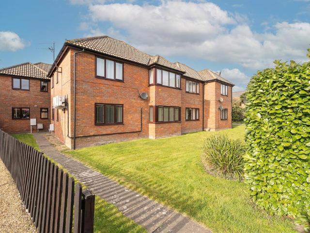 1 bedroom maisonette for sale
