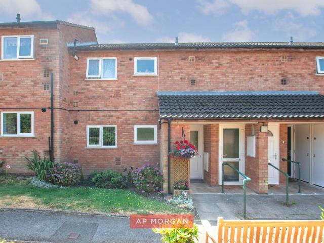 1 bedroom maisonette for sale