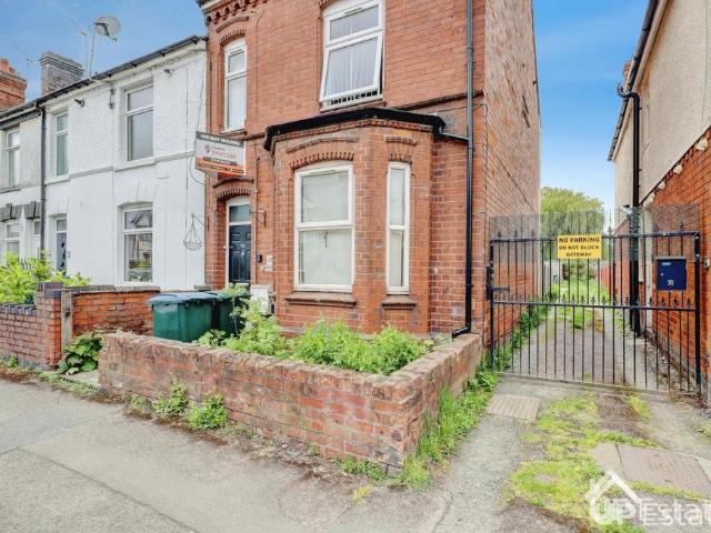 1 bedroom maisonette for sale