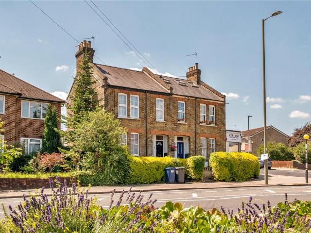 1 bedroom maisonette for sale