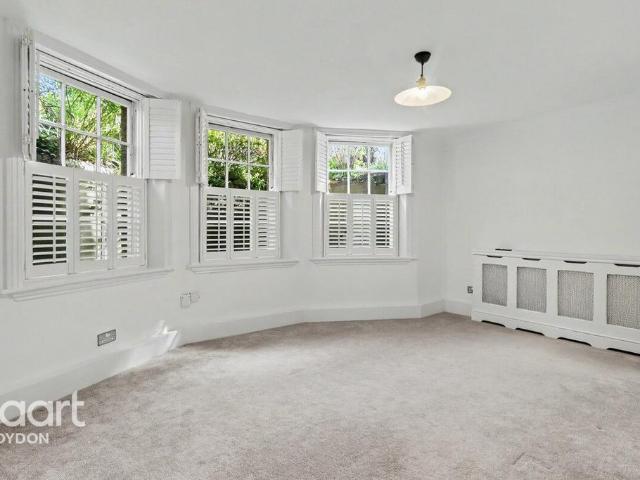 1 bedroom maisonette for sale