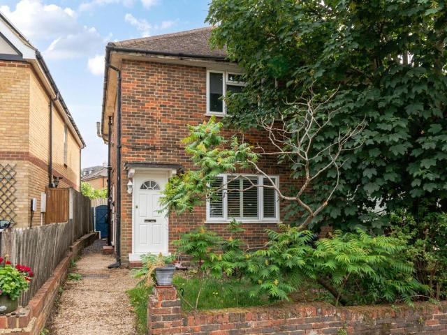 1 bedroom maisonette for sale