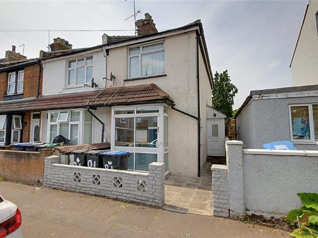 1 bedroom maisonette for sale