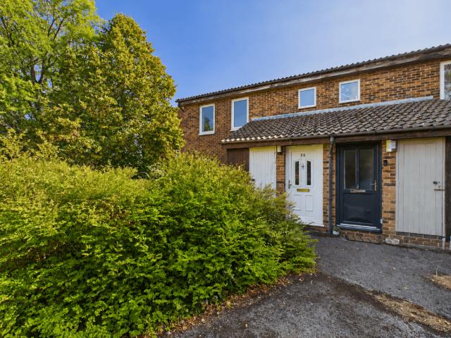1 bedroom maisonette for sale