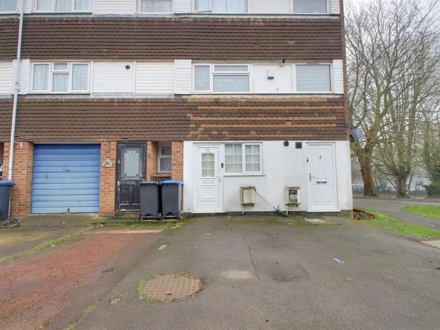 1 bedroom maisonette for sale