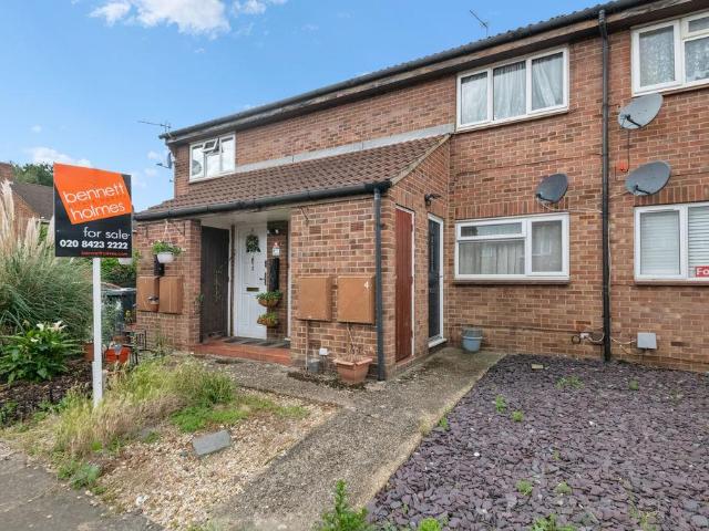1 bedroom maisonette for sale